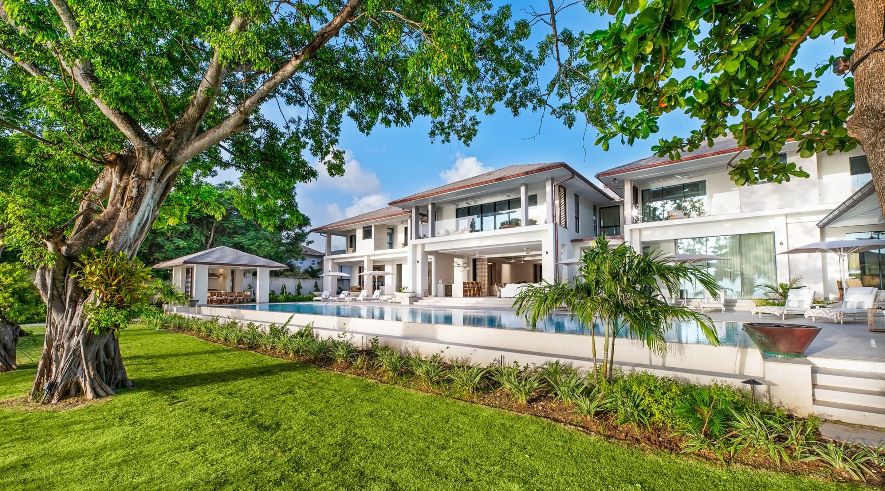 One Beachlands, Holetown, Barbados